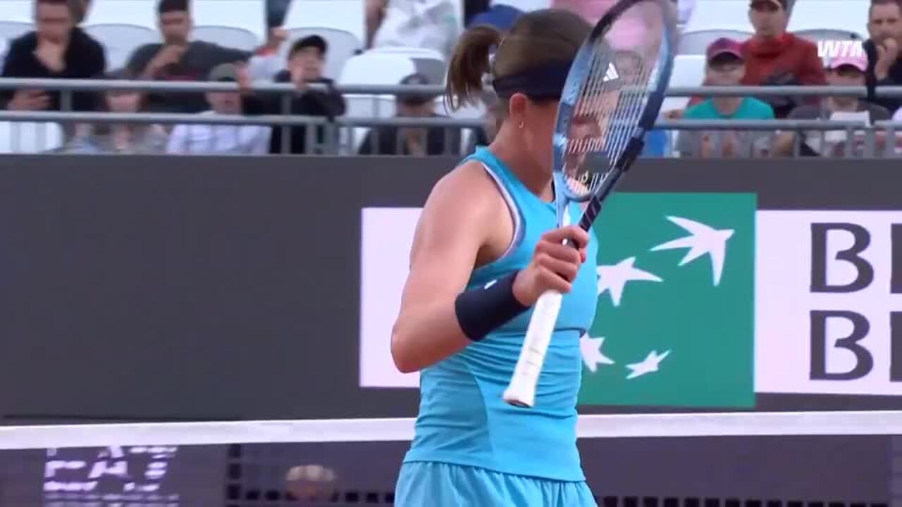 Bartunkova shows off net skills with pair of stunning volleys in win ...