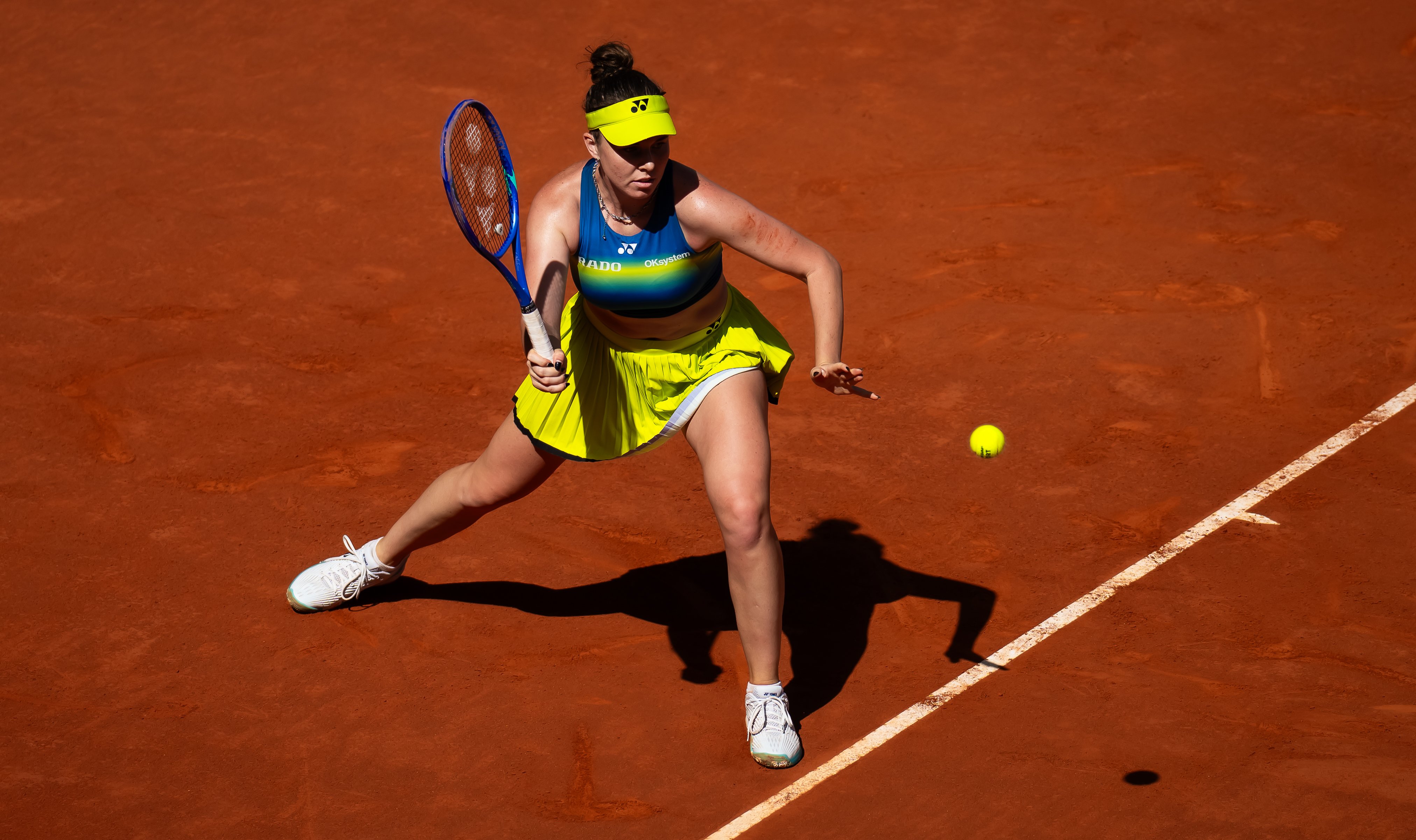 Noskova passes Oliynykova test to reach Rome last 16