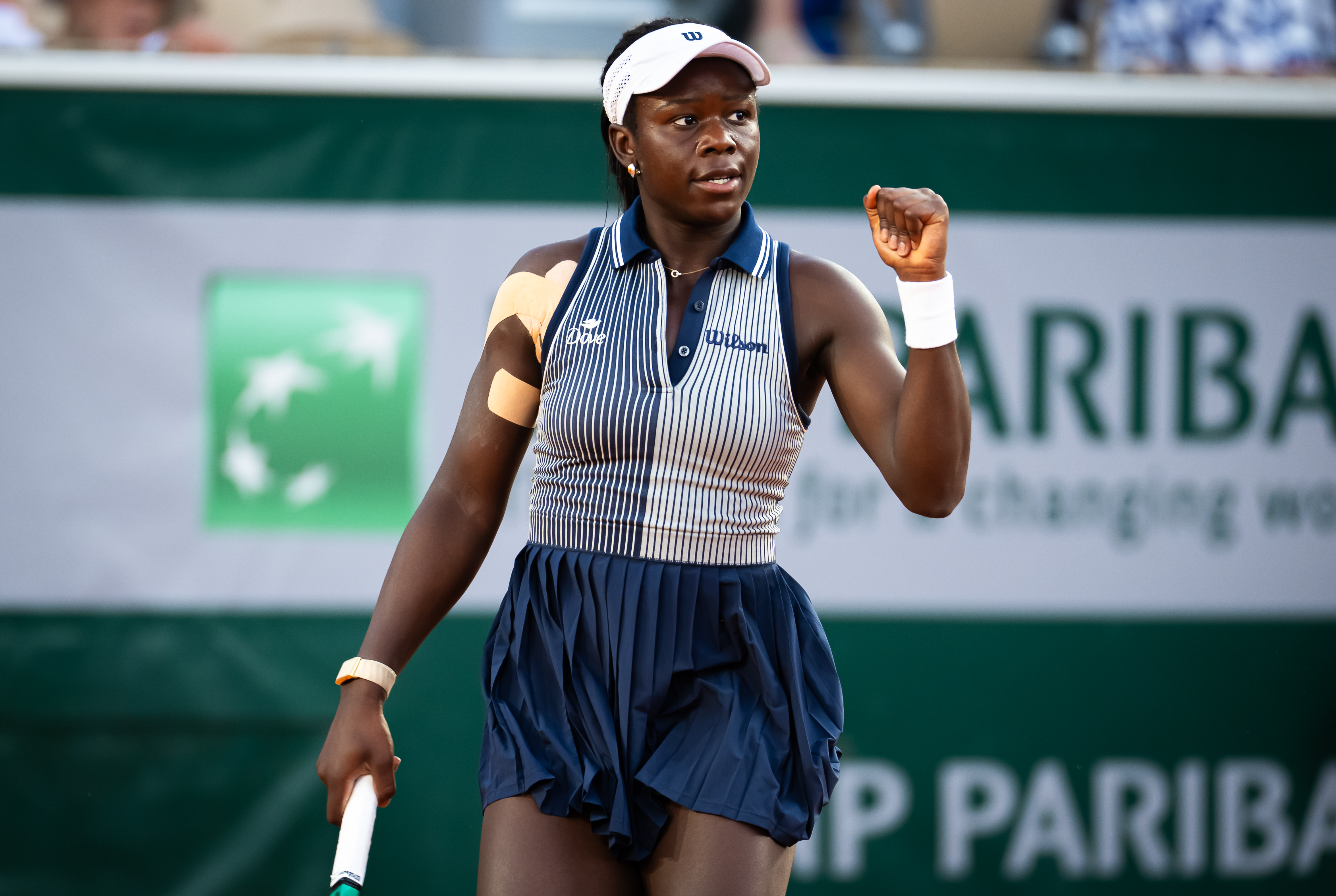 Mboko denies Siniakova's upset bid to set Keys showdown in Paris