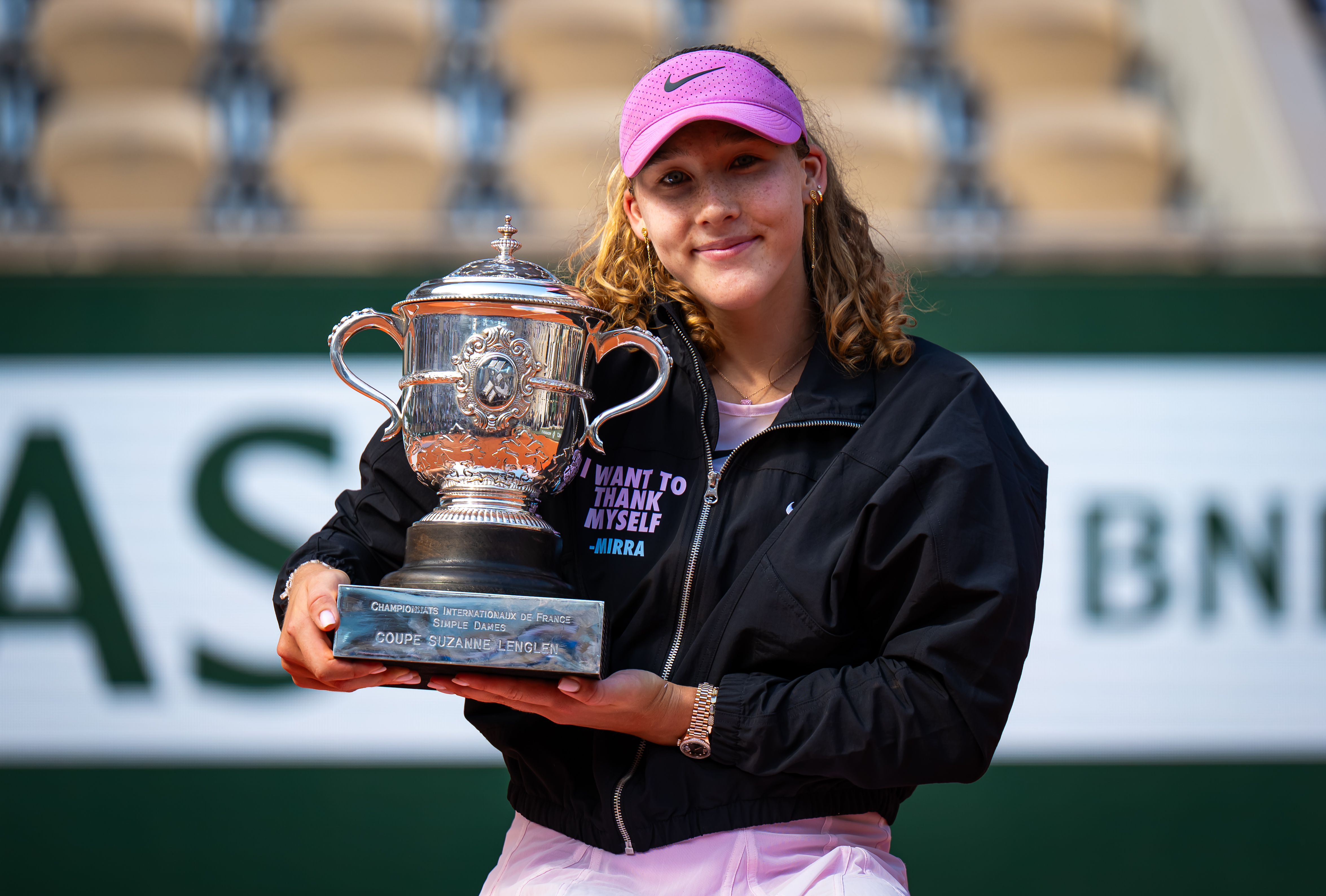 A Slam champ at last! Andreeva overpowers Chwalinska to win Roland Garros