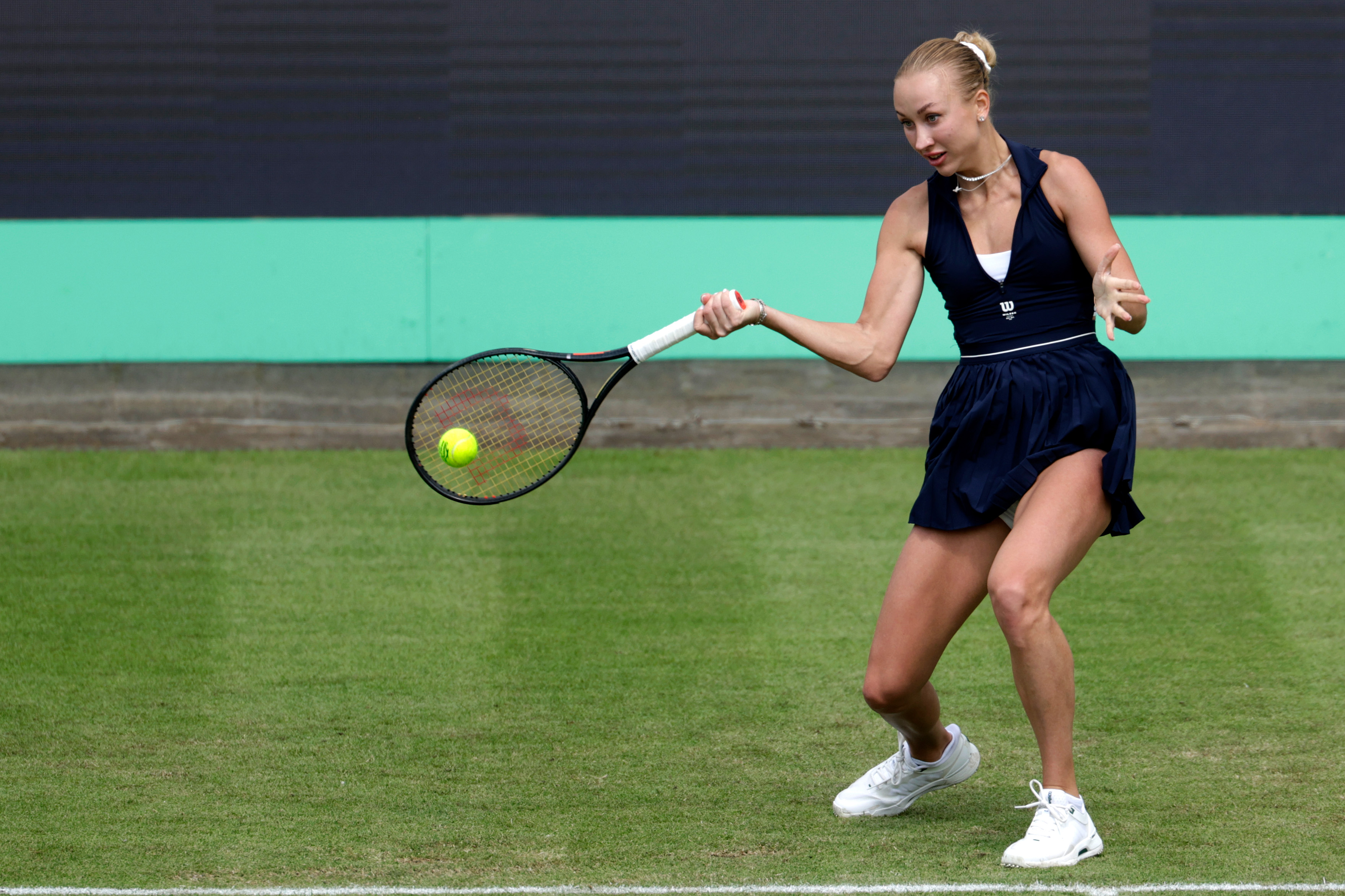 From 4-1 down in decider, Potapova denies Lamens in 's-Hertogenbosch opener